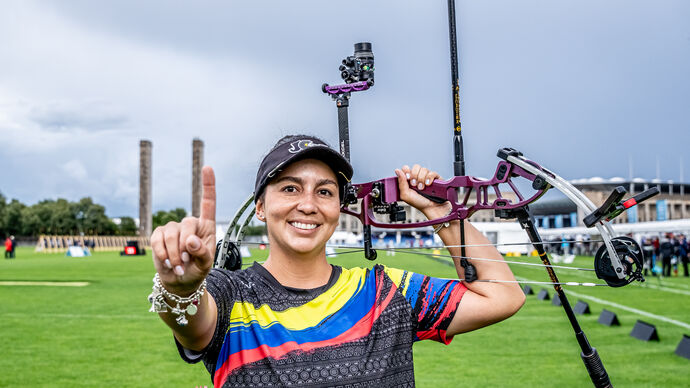 Colombian Champion Lopez begins world title defence in style | World ...