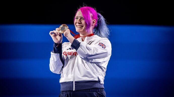 Jodie Grinham becomes the first pregnant athlete to win a Paralympic ...