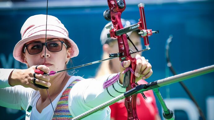 How to shoot like Aida Roman in 7 seconds | World Archery