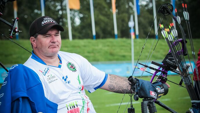 ’98 world champion leads Italian men to world record | World Archery
